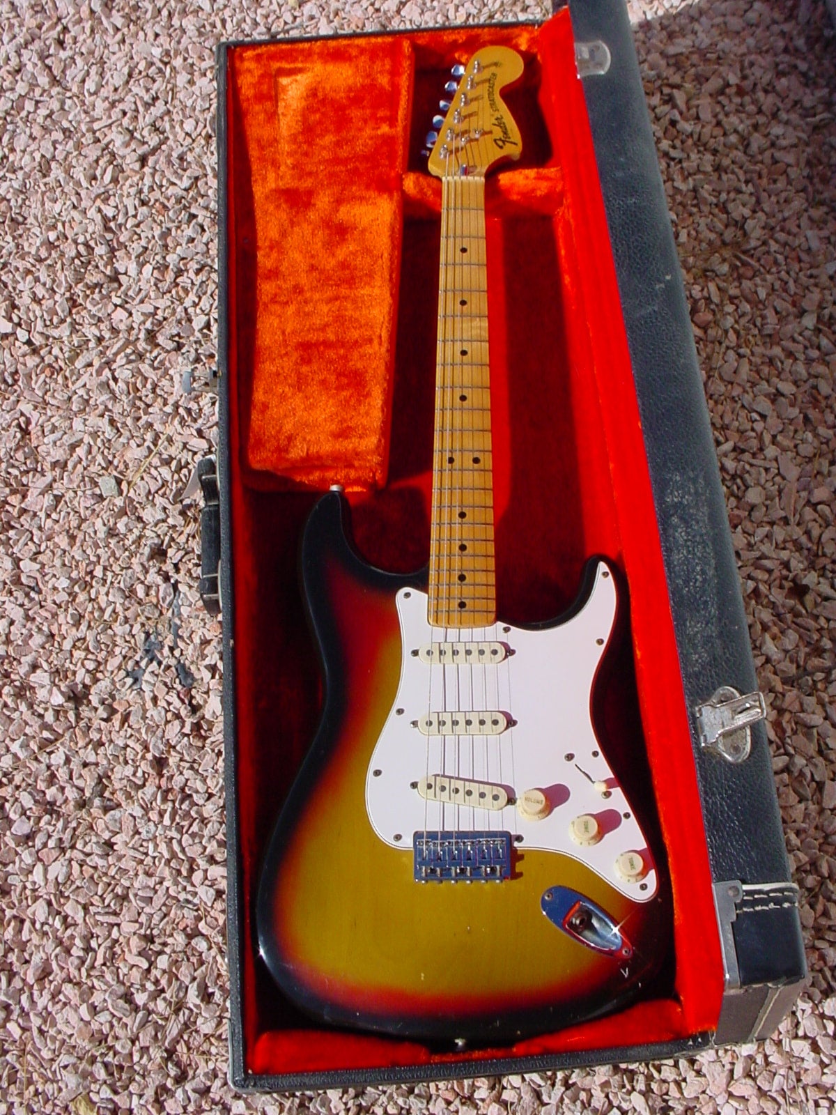 1975 Stratocaster 3-Tone Sunburst lightweight tri-bolt Fullerton USA ...